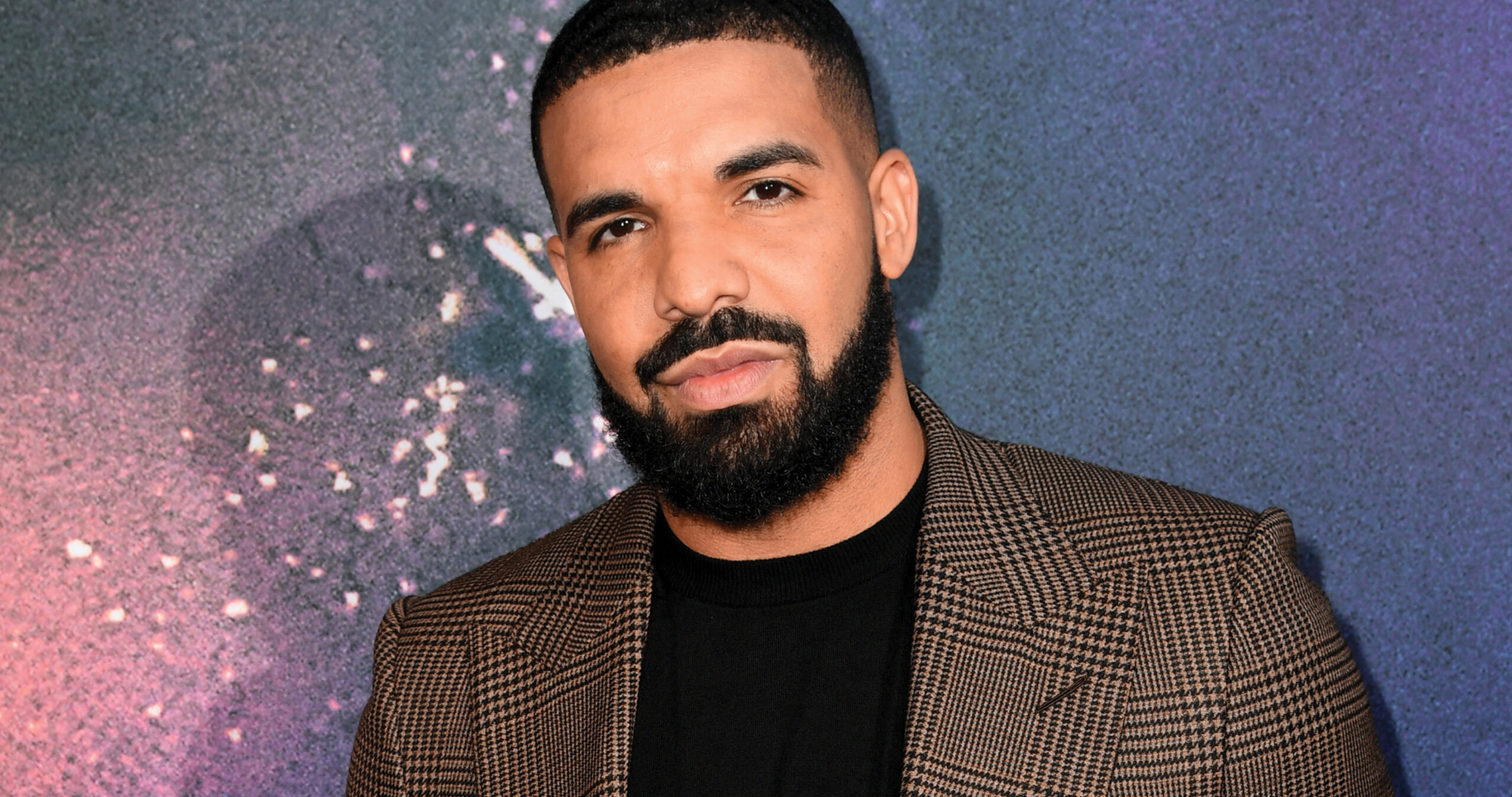 Drake’s Sweet Photos With Son Captures What A Doting Dad He Is - POPSTAR!