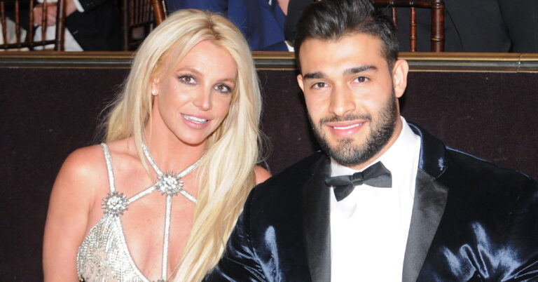 Britney Spears Is Having The Time Of Her Life On Island Getaway With ...