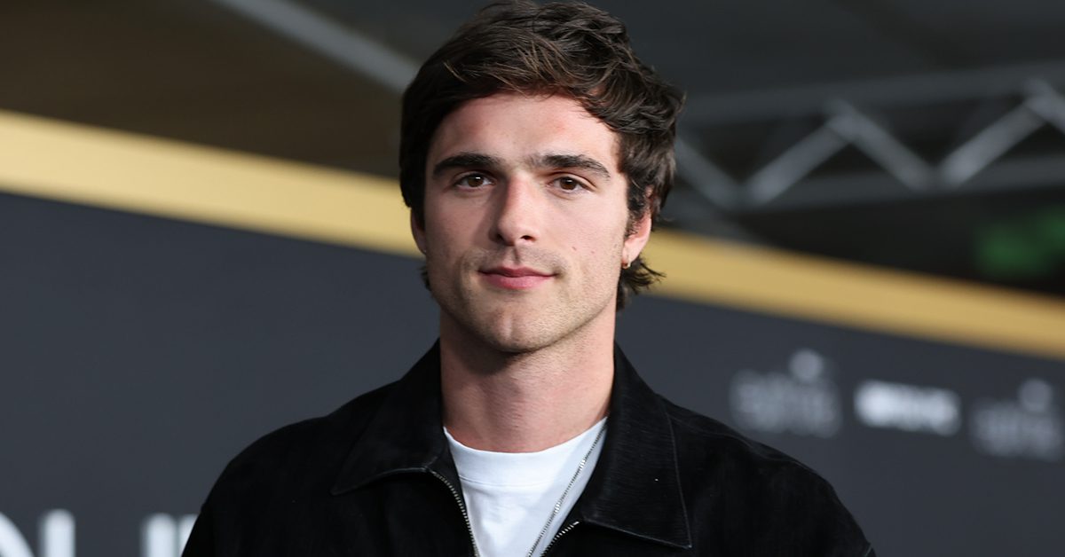 Jacob Elordi ‘Went To War’ For This On ‘Kissing Booth’ Set - POPSTAR!