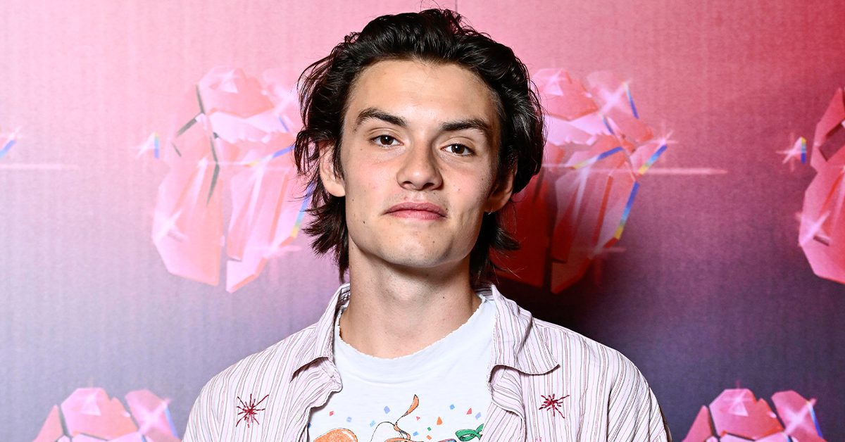 Louis Partridge Makes Rare Comments About Girlfriend Olivia Rodrigo ...